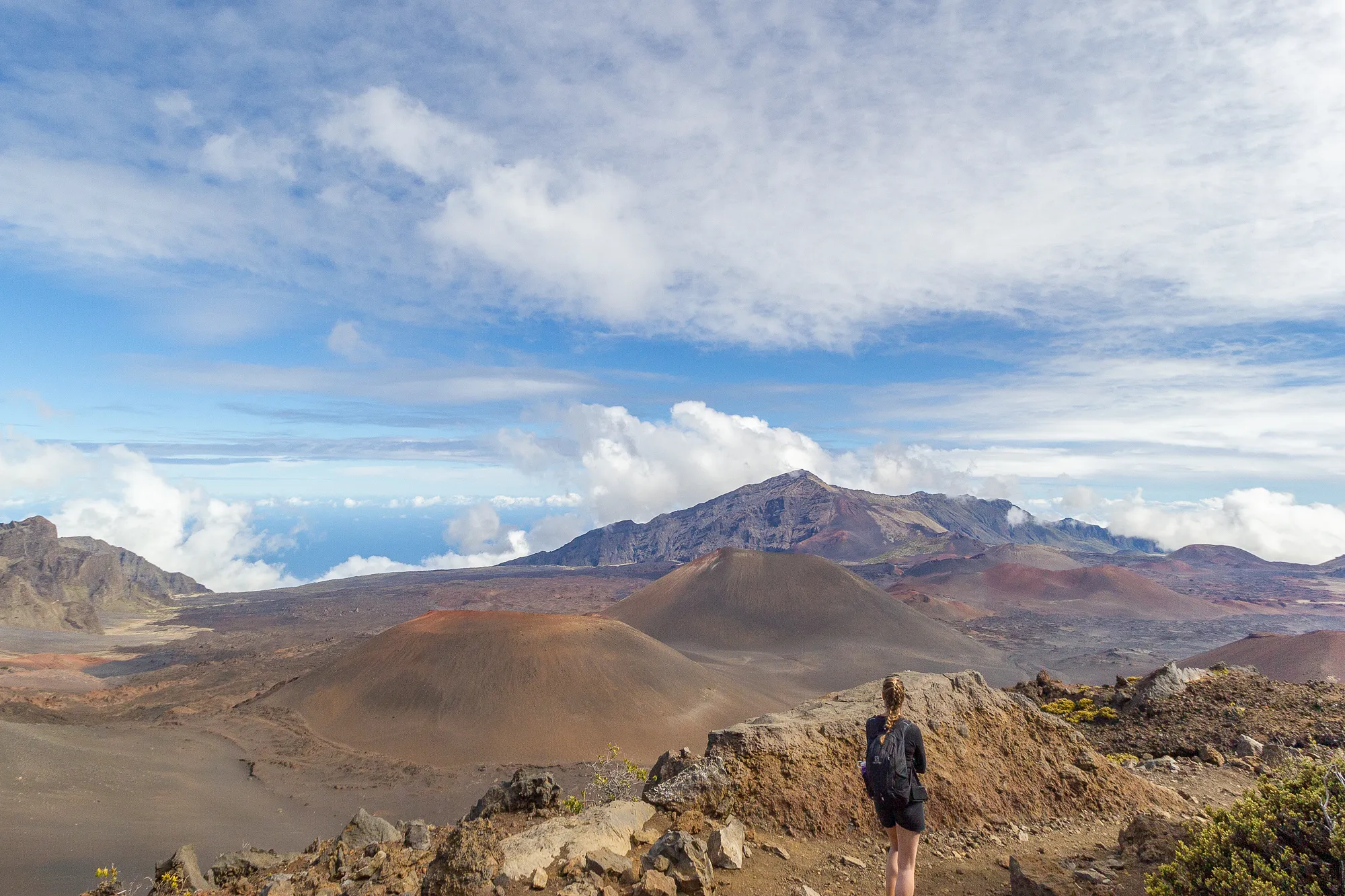 What to Wear Hiking in Hot Weather | Ten Pound Backpack